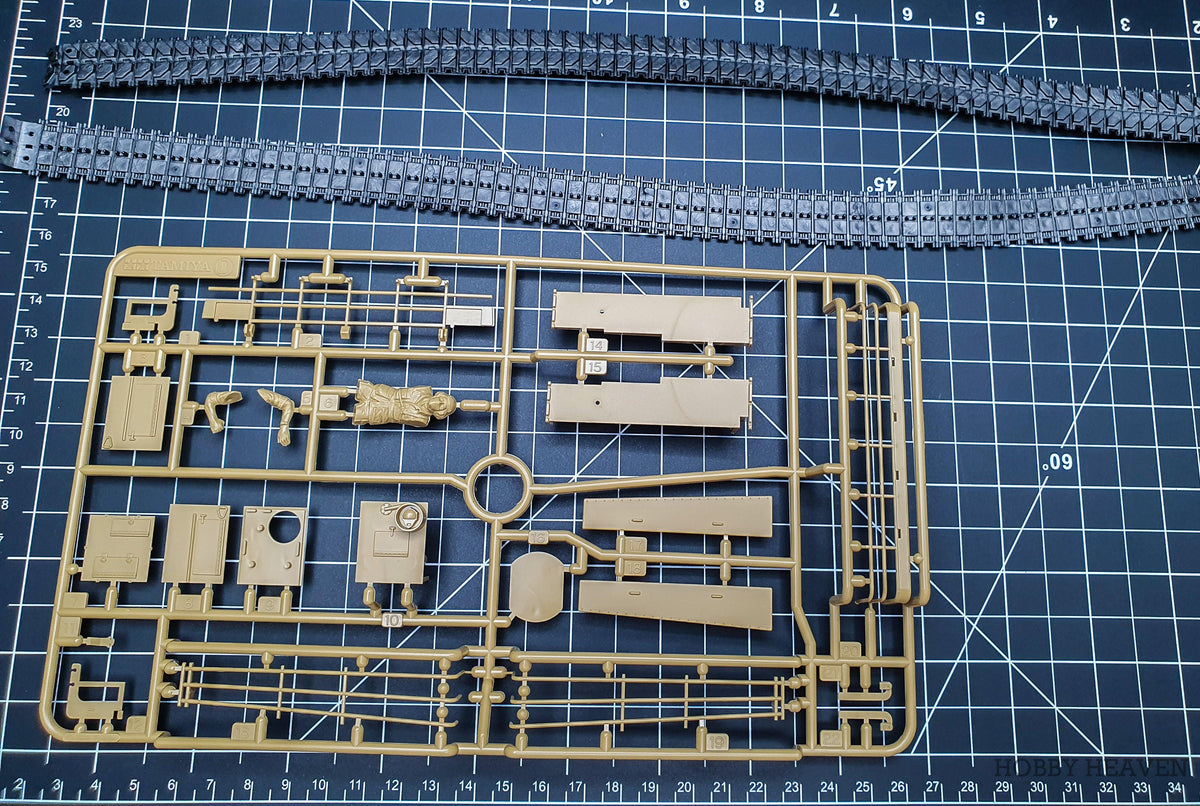 Tamiya 1/35 Scale US M1A1 Abrams Tank Model Kit 35156 | Hobby Heaven